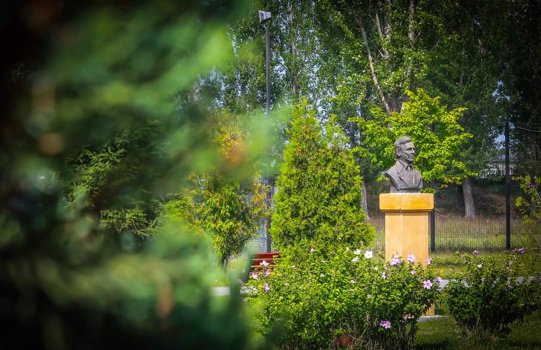 Titu: Mai multe statui simbol, amplasate în Parcul Orășenesc