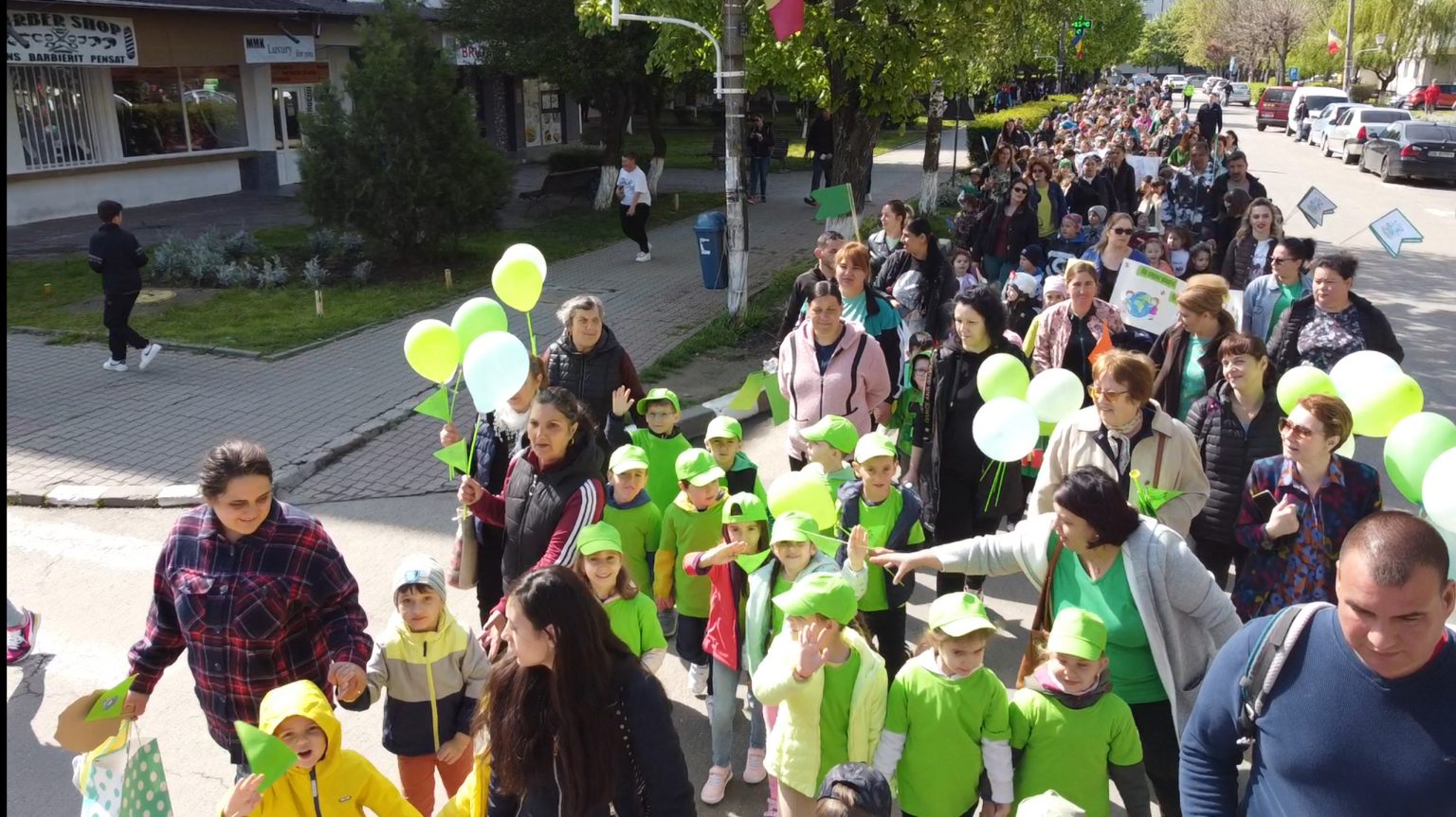 Titu: Sute de copii au fost prezenți la „Parada Costumelor ECO”