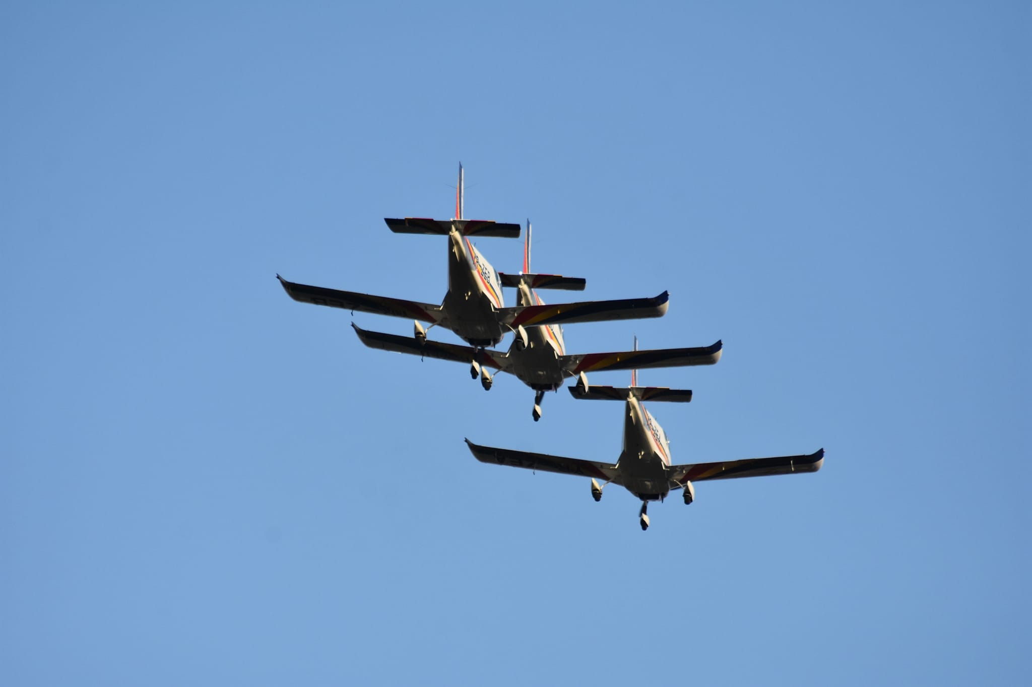 Show aviatic deasupra Târgoviștei, cu ocazia Zilelor Cetății! Spectacol ...