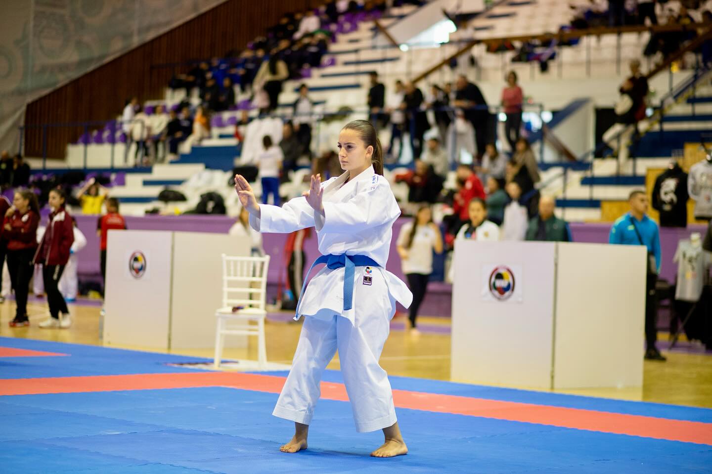 Una dintre cele mai valoroase sportive din Dâmbovița reprezintă România ...