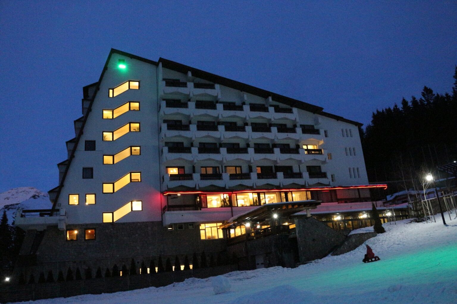 Hotel Peștera face angajări! Mai multe posturi sunt disponibile